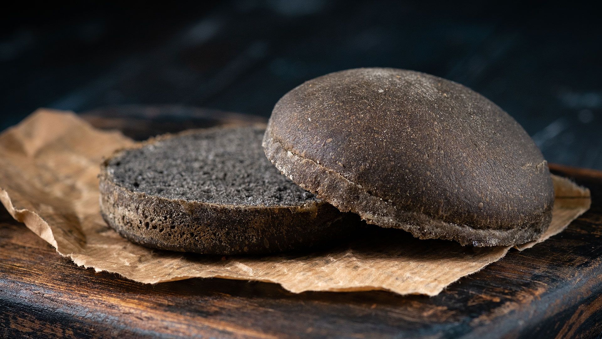 Pão Preto de Hambúrguer - Saborosos